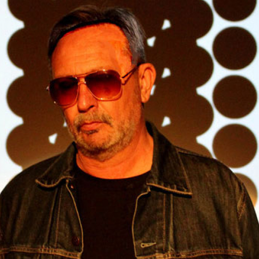 Backstage - Stephen Mallinder, doutor em música eletrônica